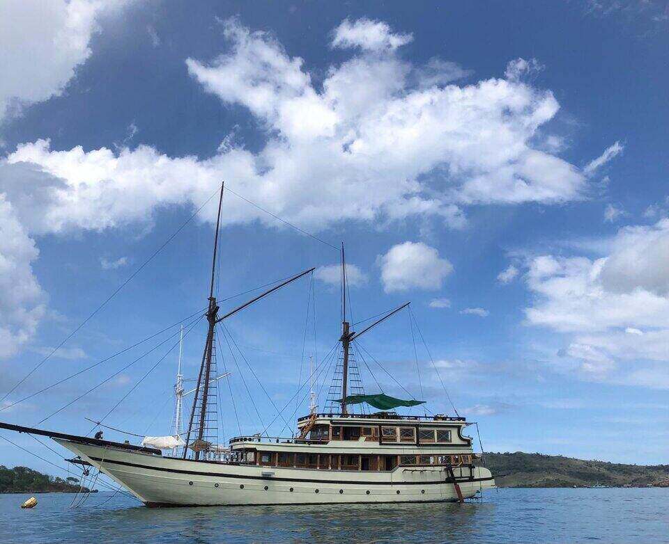 Komodo Luxury Cruise - Leong The Explore